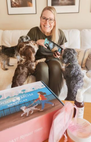 What's Inside A Dog Mom Box? – Dog Mom Lifestyles