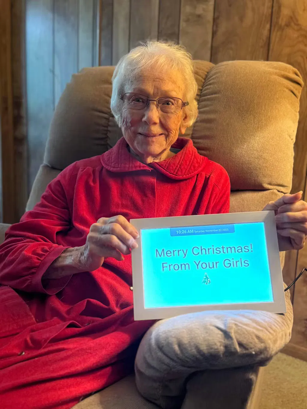 Digital Message Board and Clock for Dementia and Memory | Memoryboard
