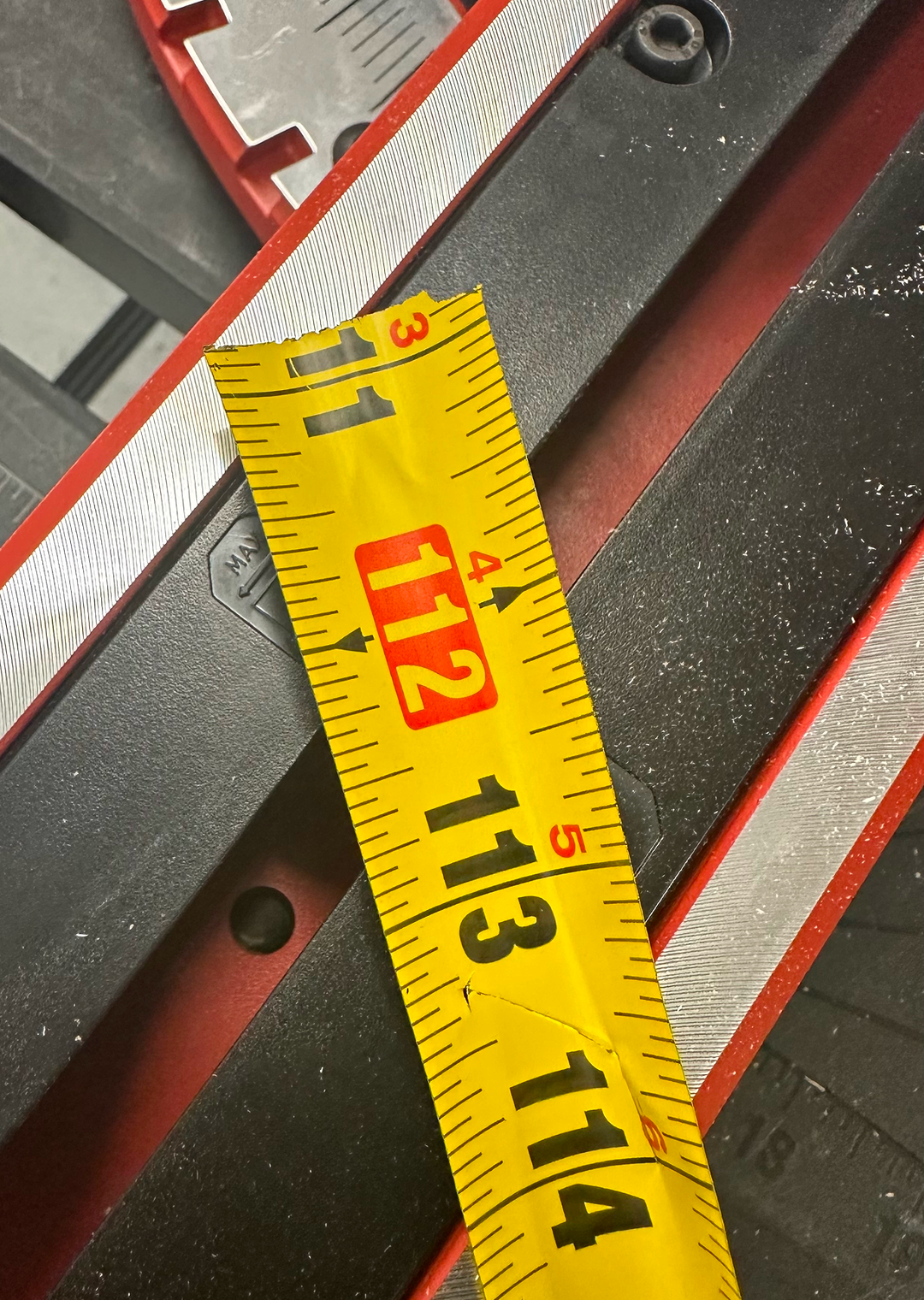 Digital Tape Measure vs Conventional Tape Measure — REEKON Tools