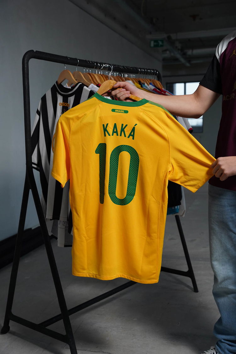 How to Spot an Authentic Football Shirt: A Simple Guide – First11