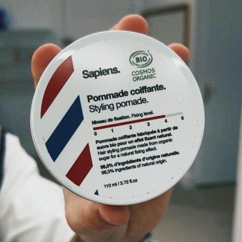Pommade cheveux : bien la choisir et l’appliquer - Sapiens