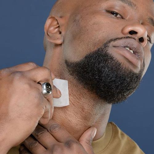 Comment arrêter le saignement d'une coupure de rasage ? - Sapiens